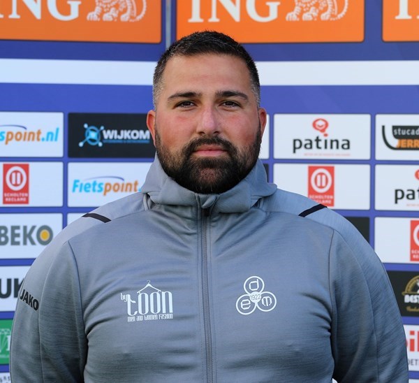 Trainers wisselen van team de ZAT 1 en ZON 1 selectie - R.K.V.V. DEM