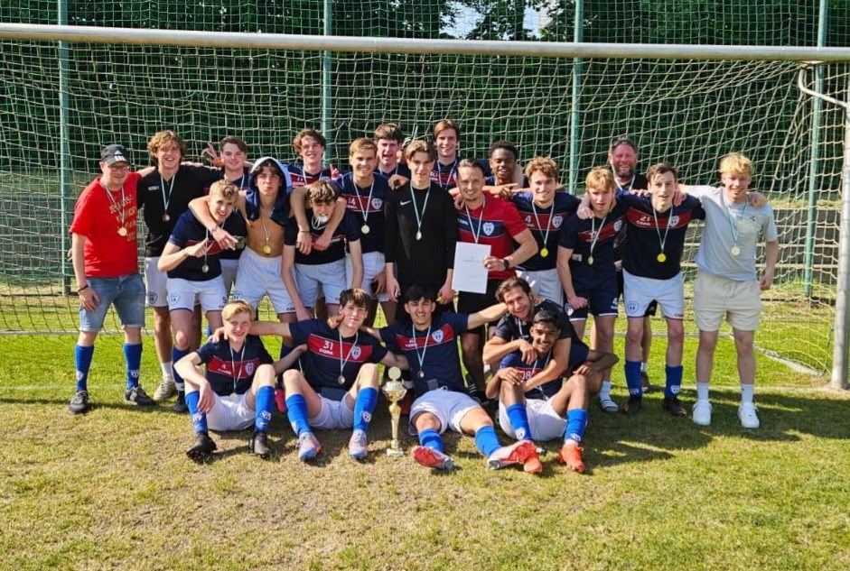 JO19-1 Wint de Germany Cup! - r.k.v.v. JEKA - voetbalvereniging in Breda