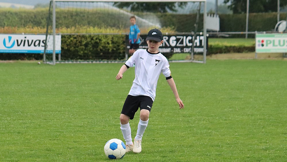 WDZ JO11 SPEELT TEGEN KLASGENOOTJES VAN JURRE - WDZite