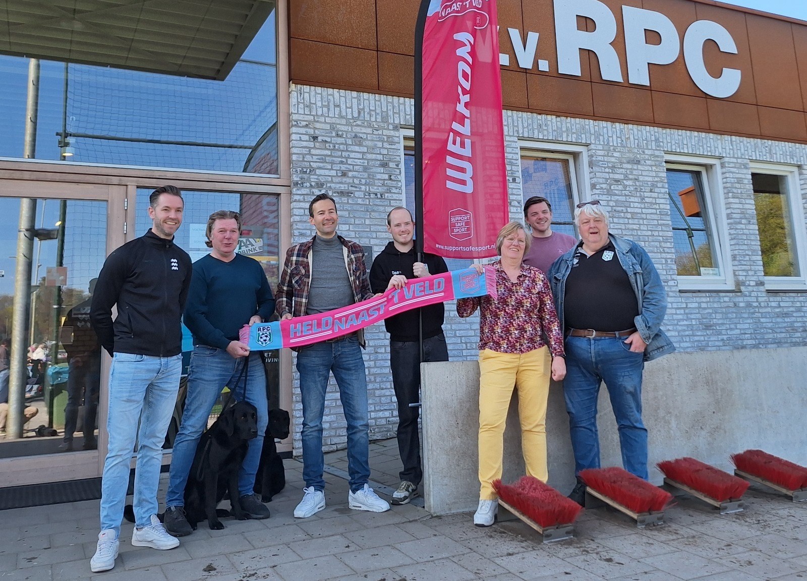 Held naast het veld goed van start - Website v.v. RPC uit Eindhoven
