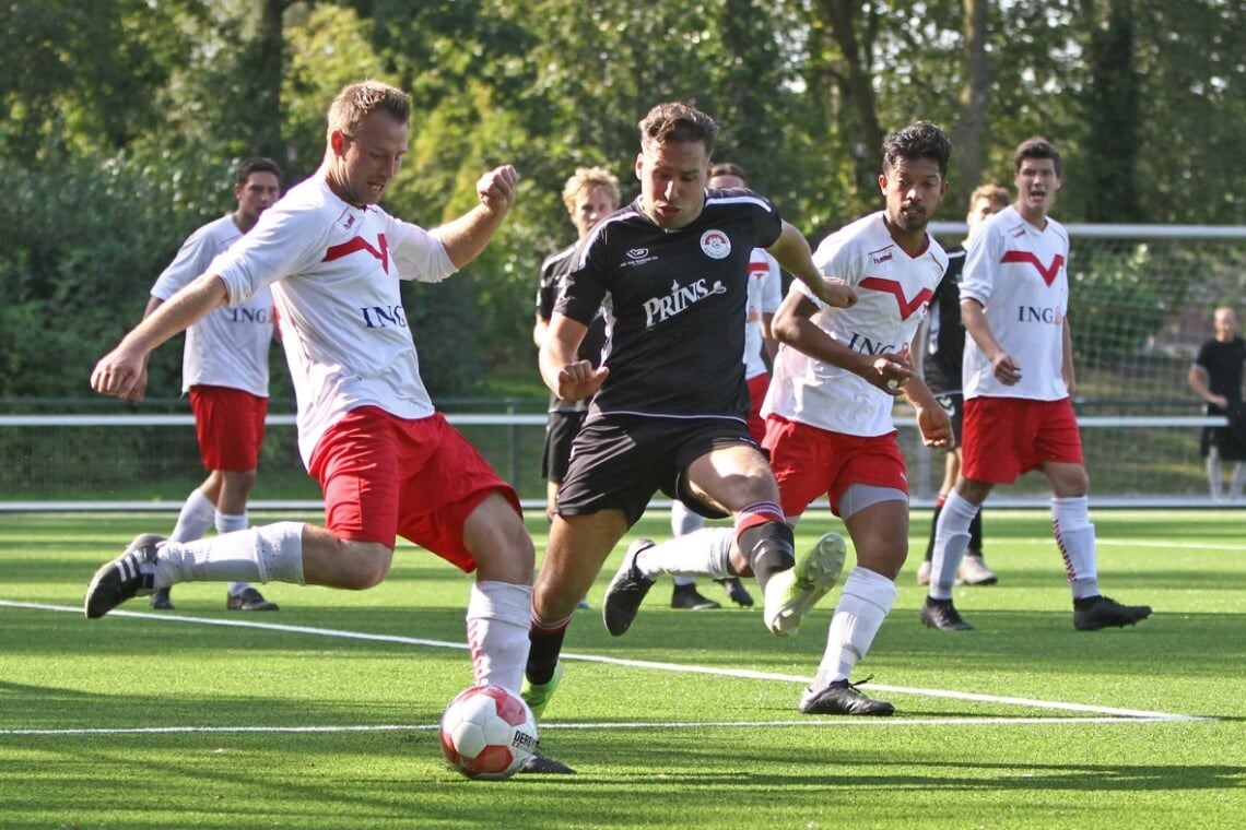 Renswoude mist eerste slag bij derby - v.v. Renswoude