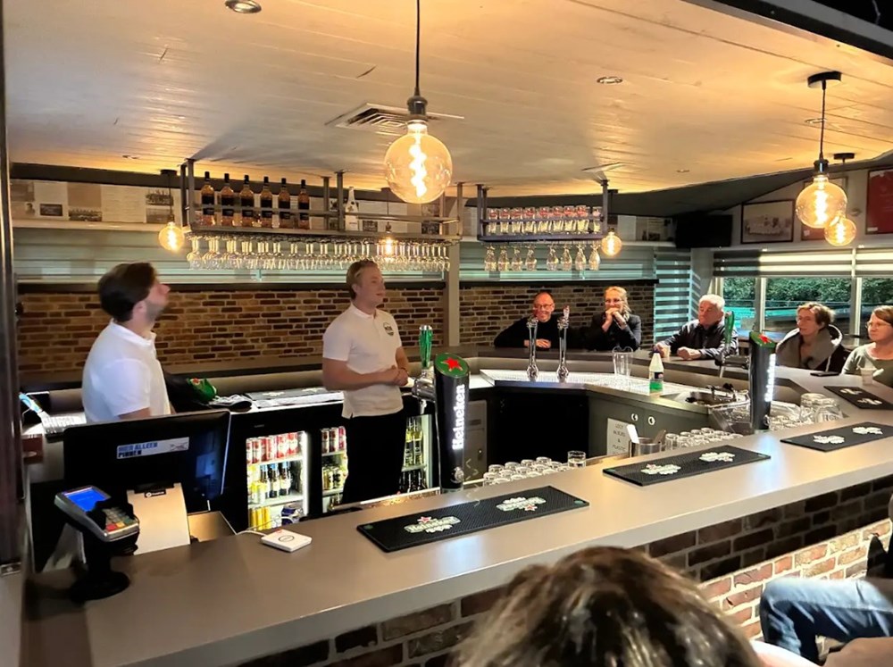 Tapcursus Heineken groot succes - v.v. Renswoude