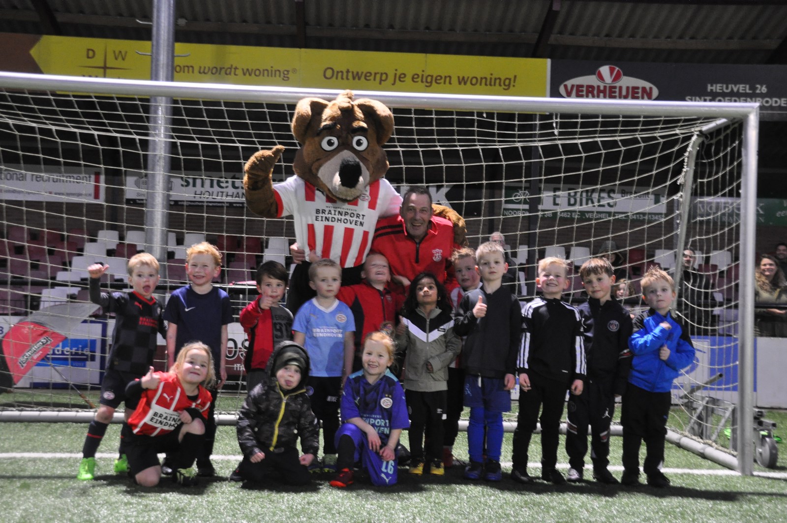 Groots bezoek bij de Mini’s van Rhode - Rhode.nl