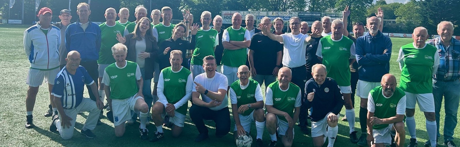 College van Burgemeesters en Wethouders het veld op - V.V. Rijsoord