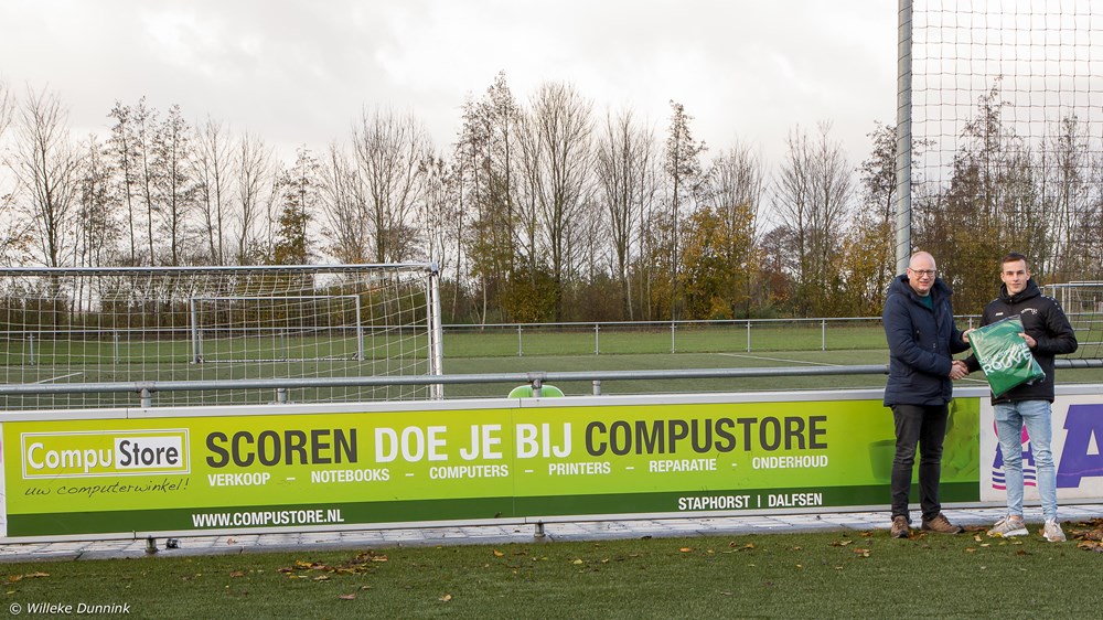 NIEUWE BORDEN LANGS SPORTVELD (1)