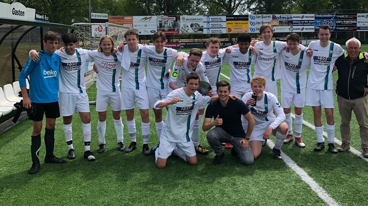 SDC ’12 JO19-3 kampioen - SDC '12