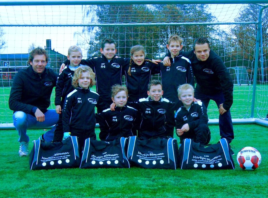 Nieuw trainingstenue en tassen voor SDC'12 F1 - SDC '12