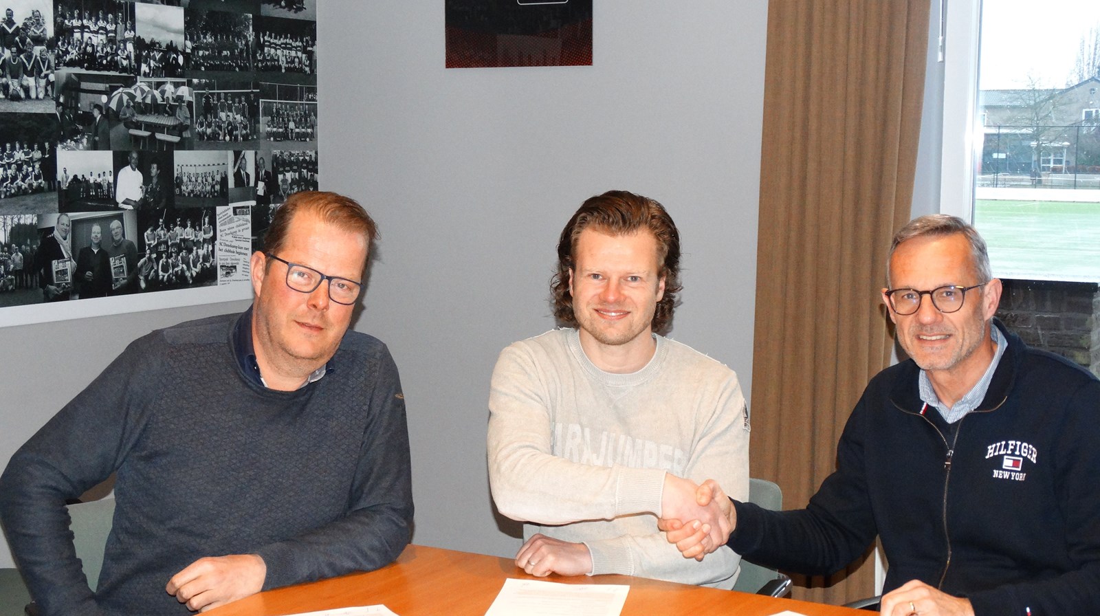 Mensink Schoenen & Sport tekent nieuw leveringscontract - SDC '12