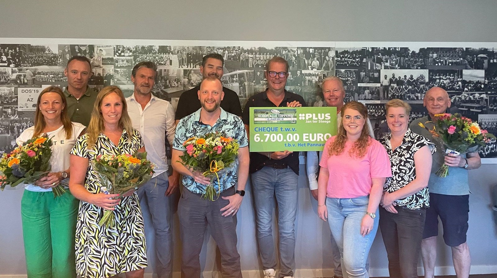 Opbrengst Voetbalplaatjes-actie Plus Jan ter Steege - SDC '12