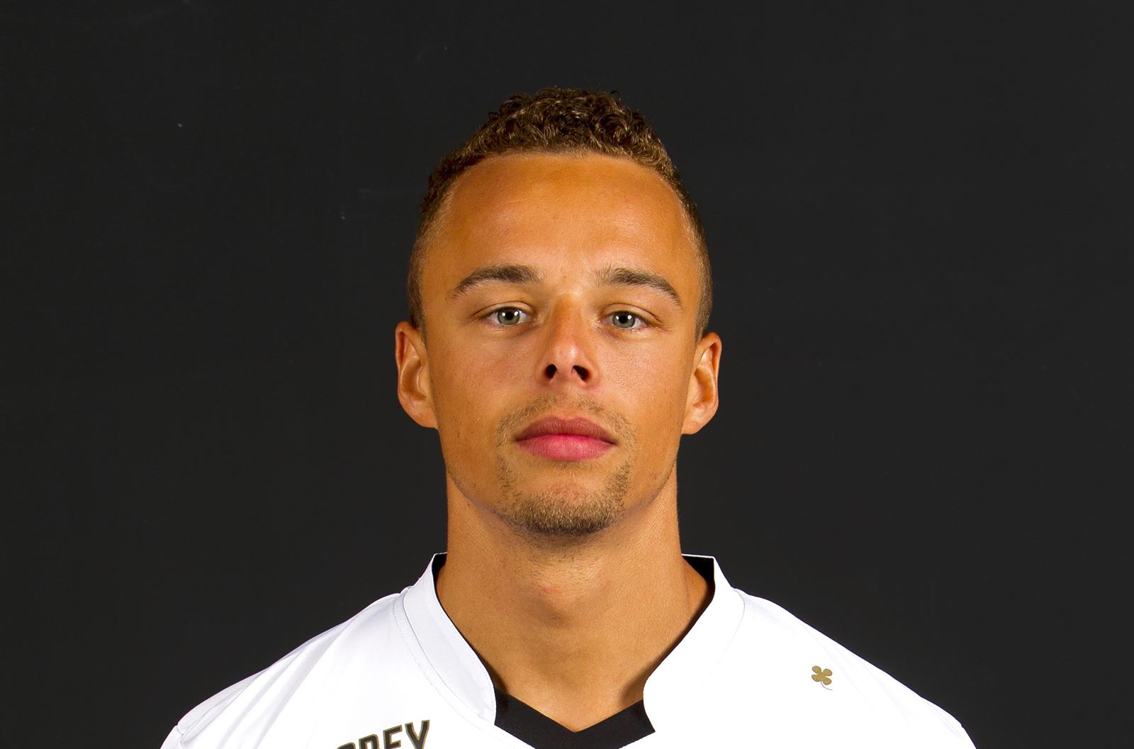 Roy Fernandes op zoek naar nieuwe uitdaging - Voetbalvereniging SHO ...