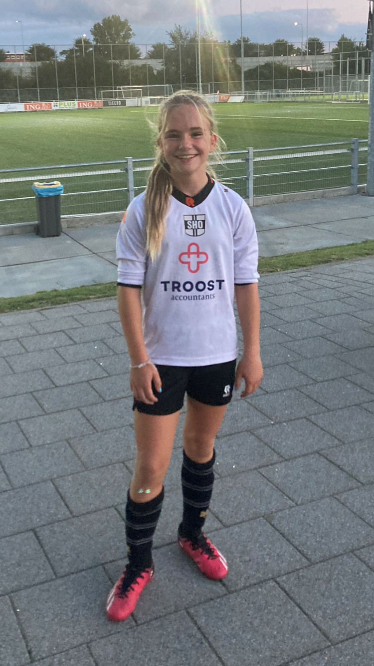 Sara van der Velden speelt zich in de kijker! - Voetbalvereniging SHO ...