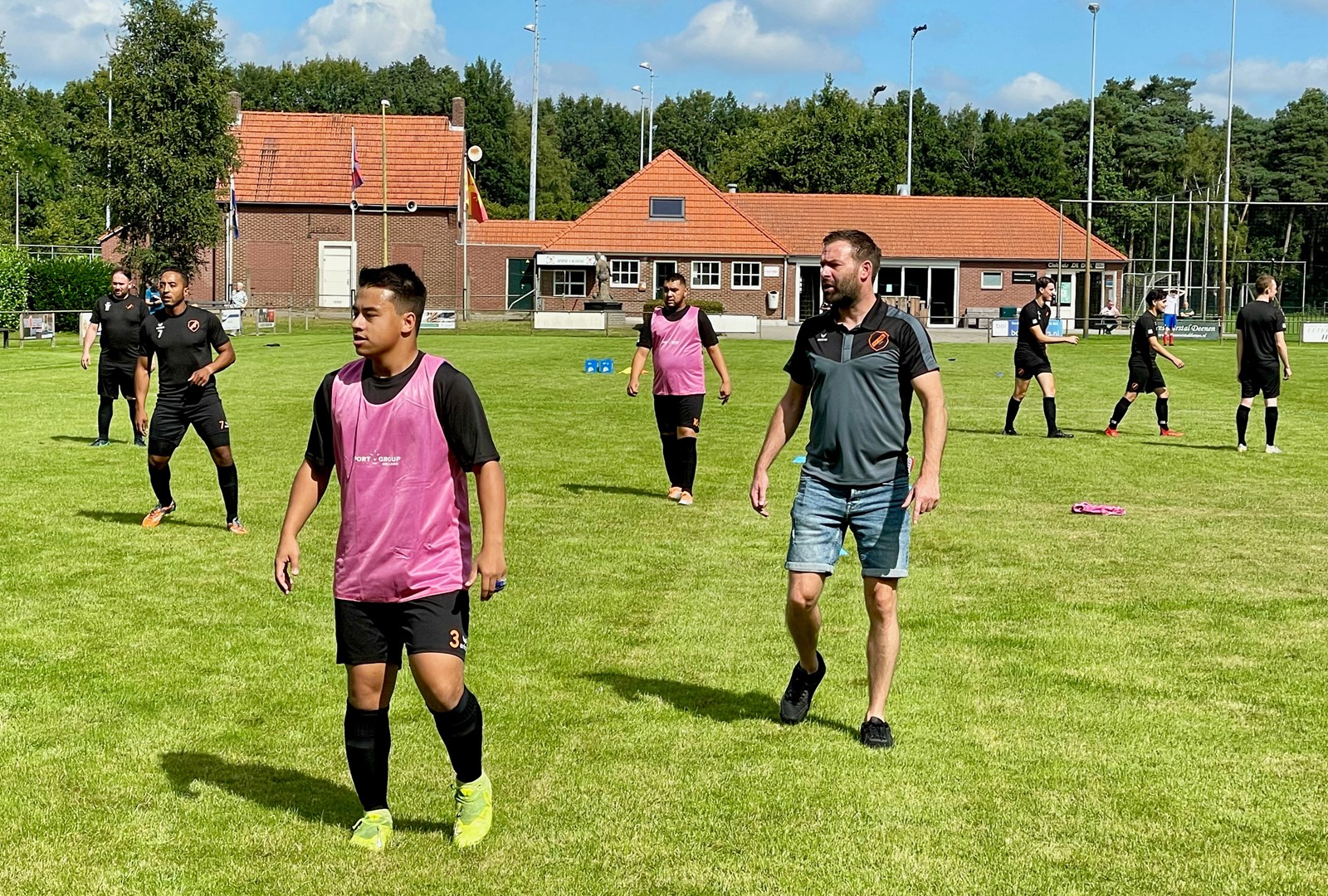 Nieuwe trainer Peter ten Haaf zet komend seizoen vol in op de jeugd ...