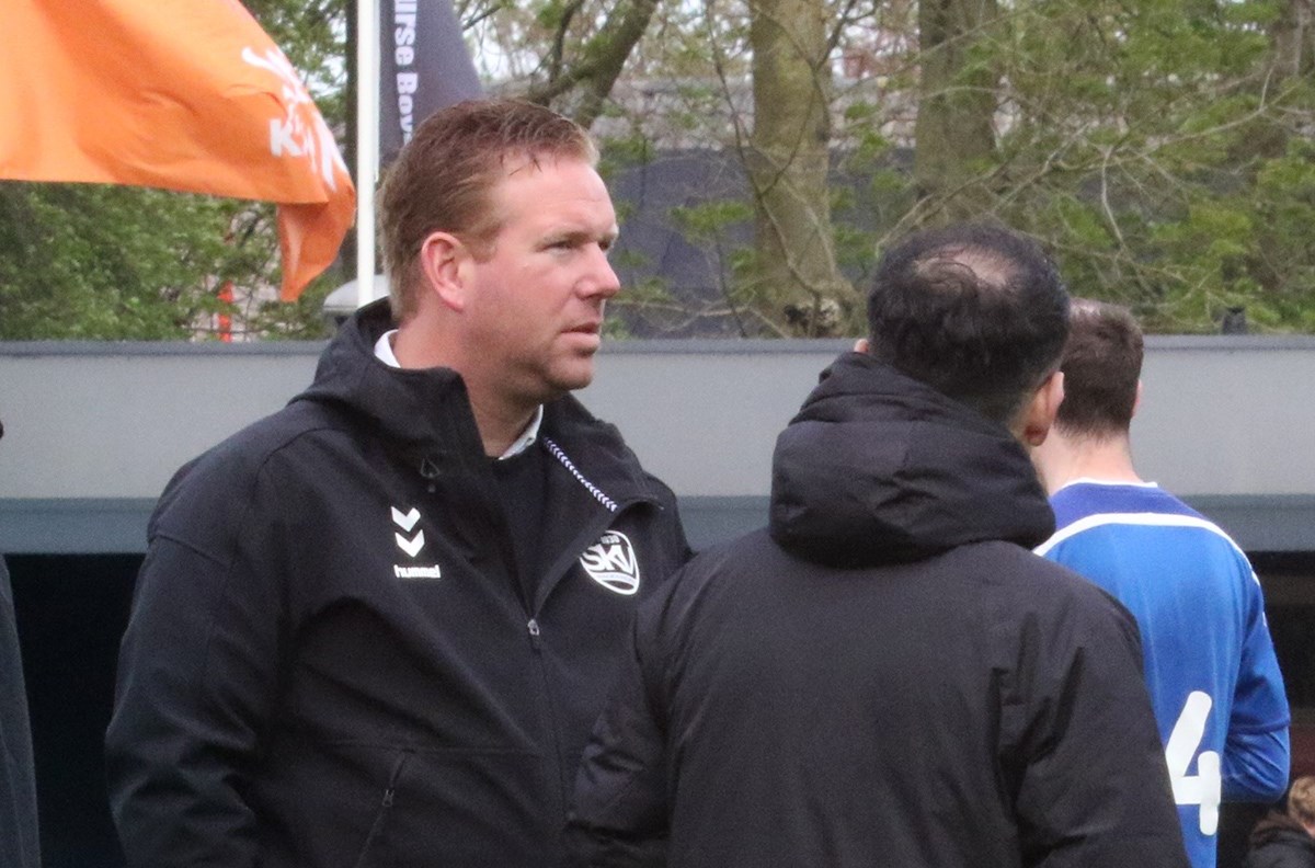 Alex van Hunen vertrekt aan het einde van dit seizoen als hoofdtrainer ...