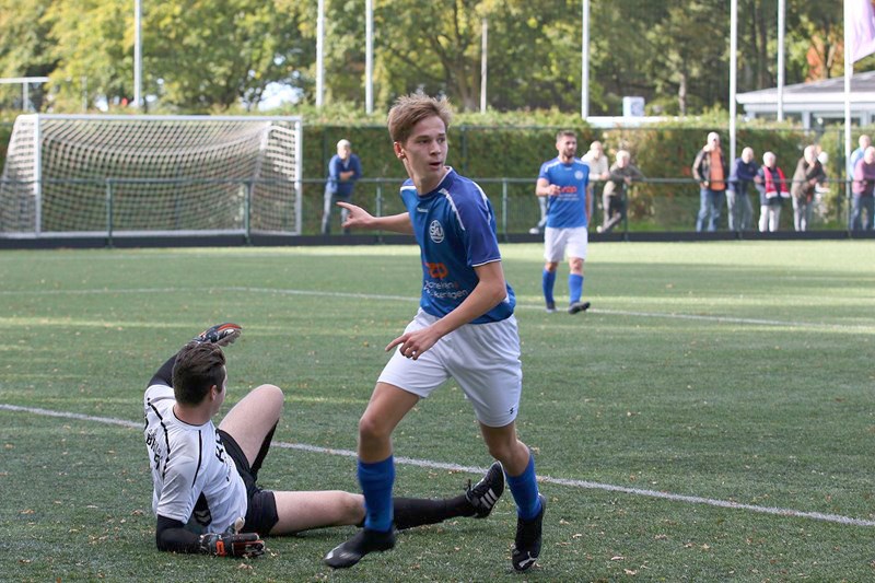 Koen Douglas SKV’s jongste doelpuntenmaker ooit - SKV