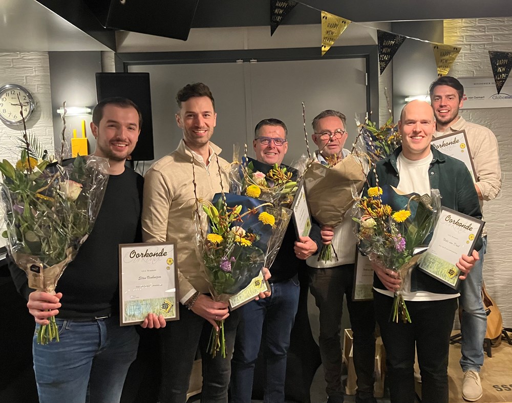 SSS'18 zet jubilarissen in het zonnetje! - Voetbalvereniging SSS '18