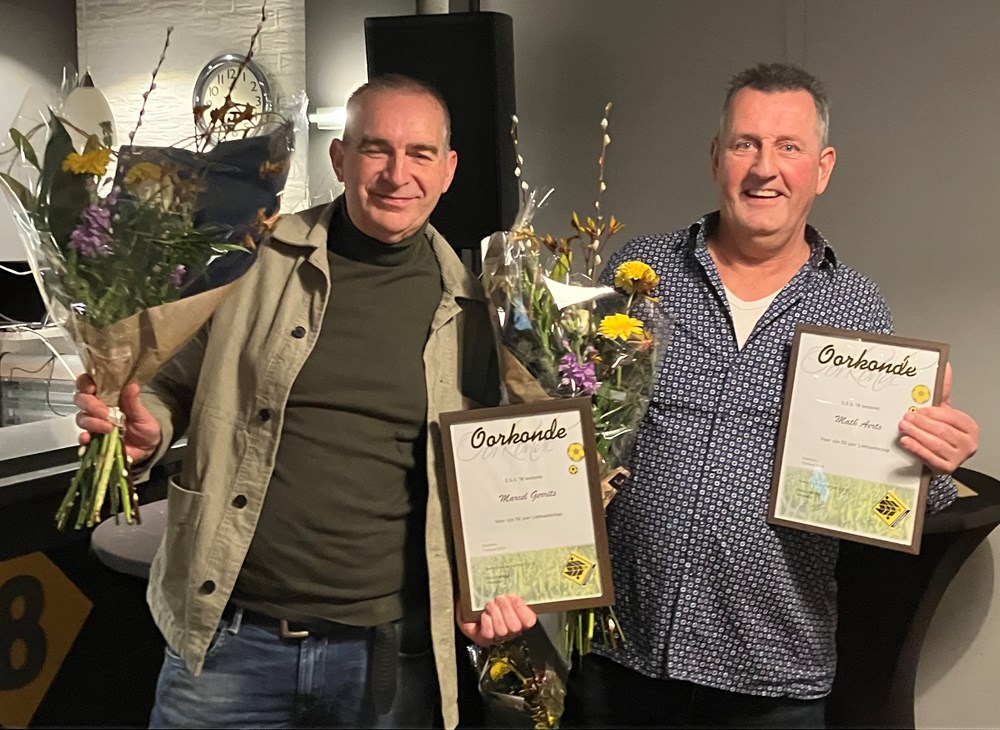 SSS'18 zet jubilarissen in het zonnetje! - Voetbalvereniging SSS '18