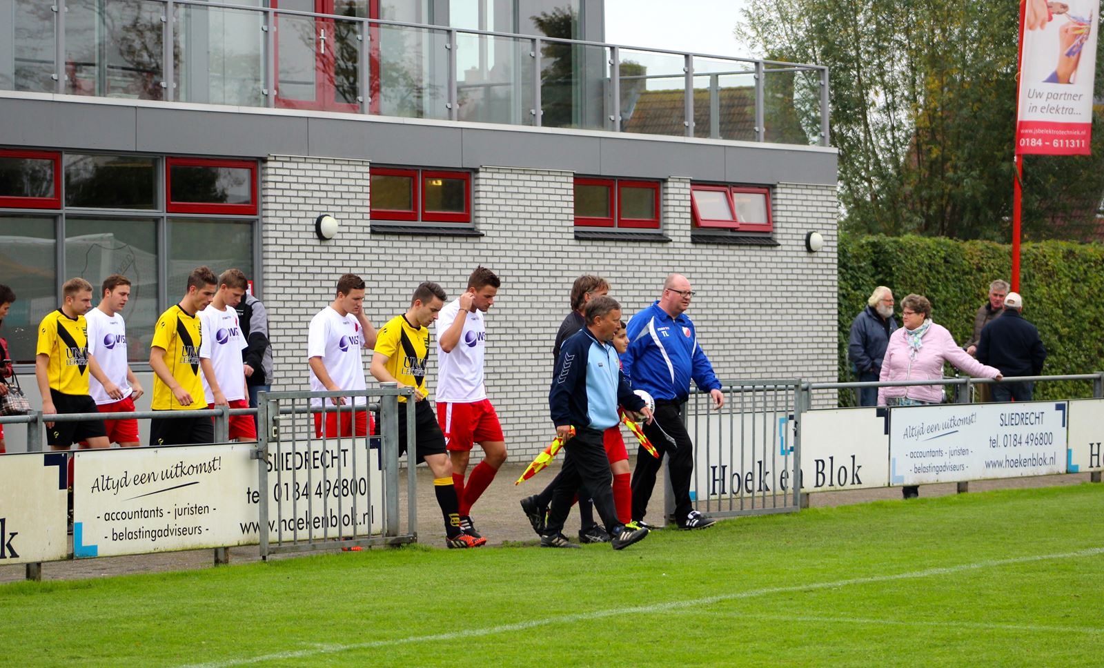 SV Meerkerk wint aan de Sluisweg - SV Meerkerk