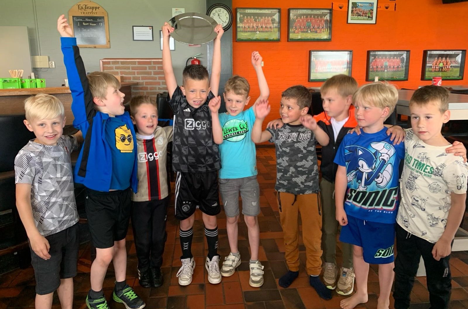 SVSH JO7 en JO9 vieren feest!! - Sport vereniging Someren-Heide