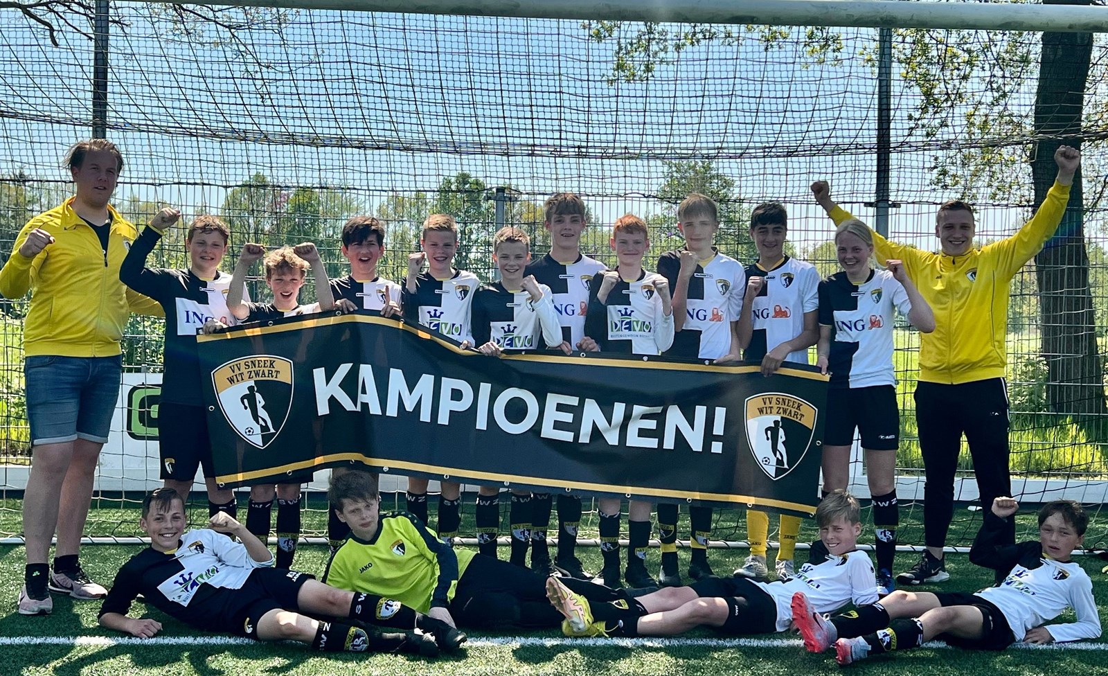 VV Sneek Wit Zwart JO14-2 ongeslagen kampioen! - VV Sneek Wit Zwart