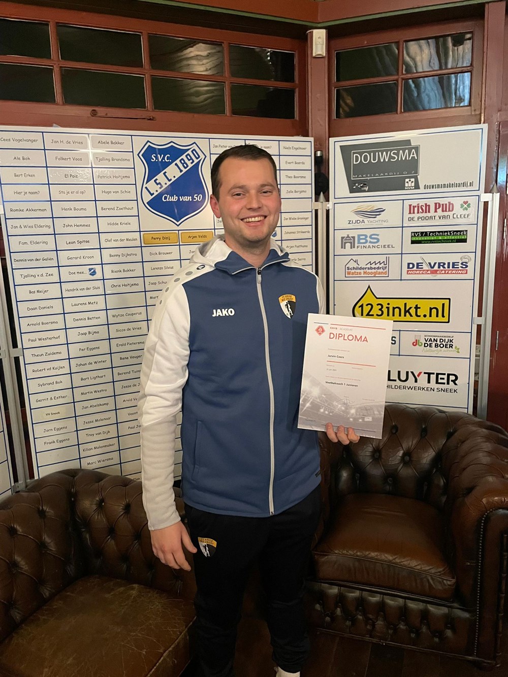 Technische staf JO19-1 gediplomeerd - VV Sneek Wit Zwart