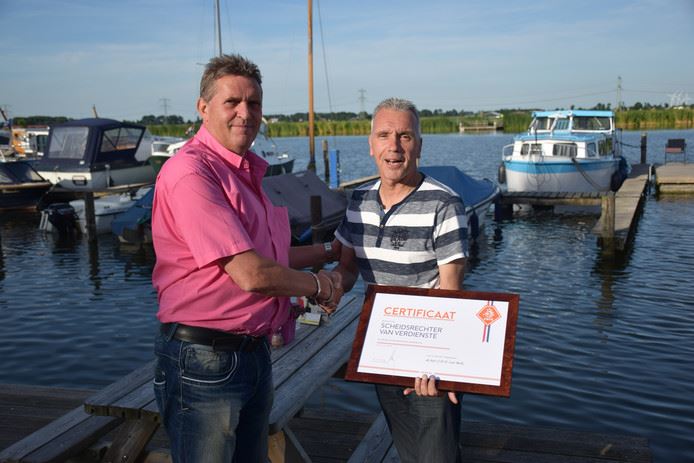 Meer dan 1.000 wedstrijden leveren Harry van Beek onderscheiding ...