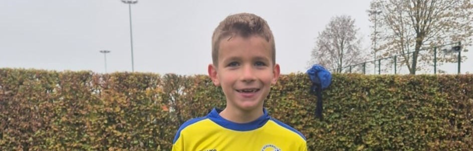 Mats Hoogzaad mascotte bij de wedstrijd Schijndel/DE WIT - Stiphout ...