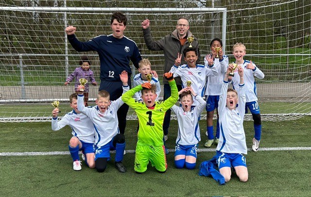 Kampioenschap voor vv Sliedrecht JO11-1 en JO11-3 - VV Sliedrecht