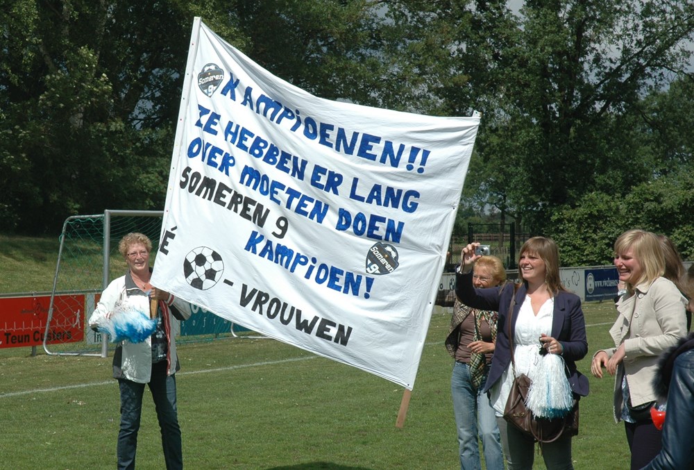 Uit het archief: Historische spandoeken bij SV Someren - SV Someren