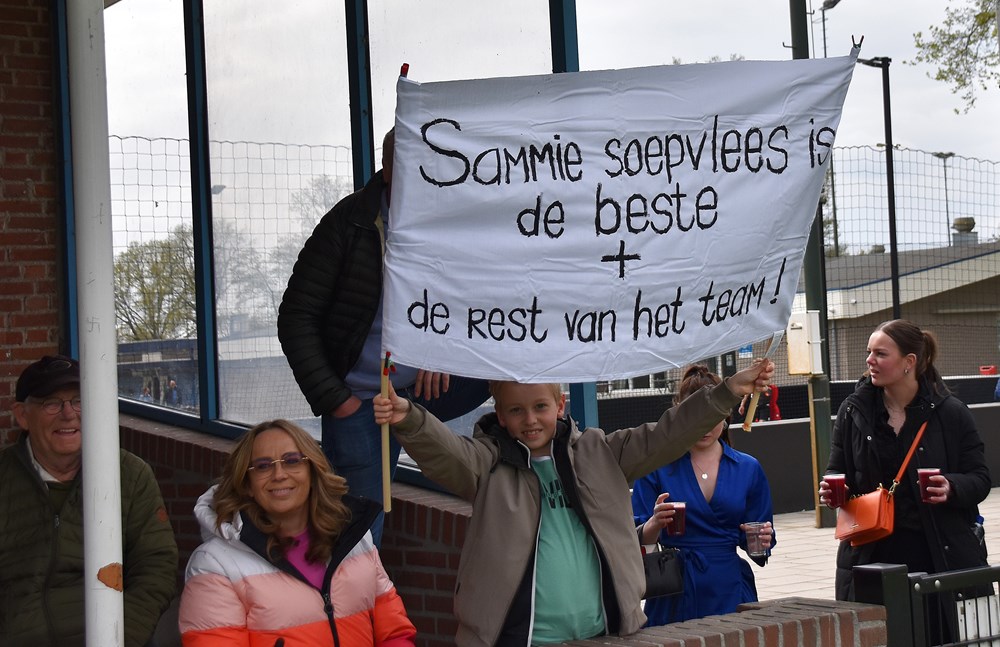 Uit het archief: Historische spandoeken bij SV Someren - SV Someren