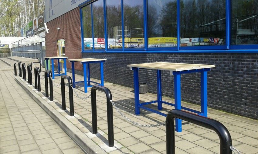 Sta-tafels langs het hoofdveld - vv Staphorst