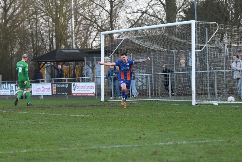 Feansters goochelen zichzelf naar meeslepende zege op Velocitas 1897 ...