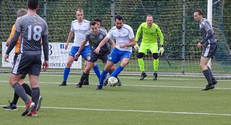 Blessuretijd kost SVS'65 de zege in topper tegen Herovina - S.V.S.'65