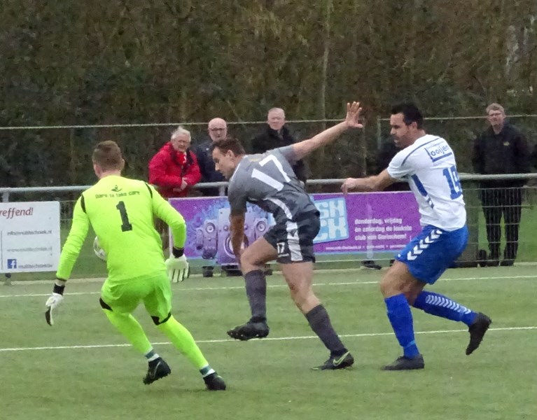 Blessuretijd kost SVS'65 de zege in topper tegen Herovina - S.V.S.'65