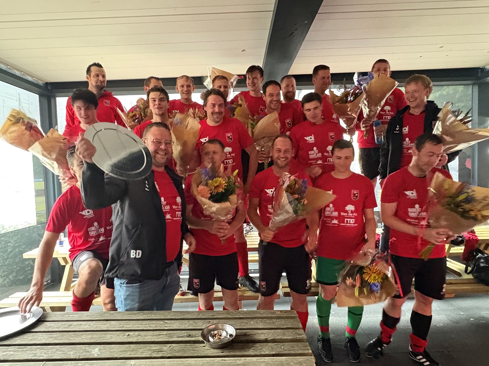 🏆 Kampioenenverhaal: Het legendarische 4e Elftal - Voetbalvereniging ...