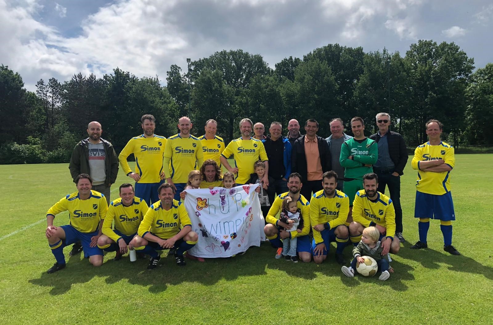Einde van een tijdperk: FC Uden 7 hangt voetbalschoenen aan de wilgen ...