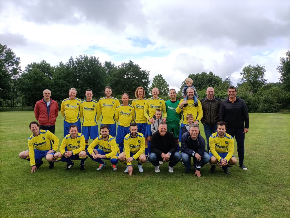 Einde van een tijdperk: FC Uden 7 hangt voetbalschoenen aan de wilgen ...