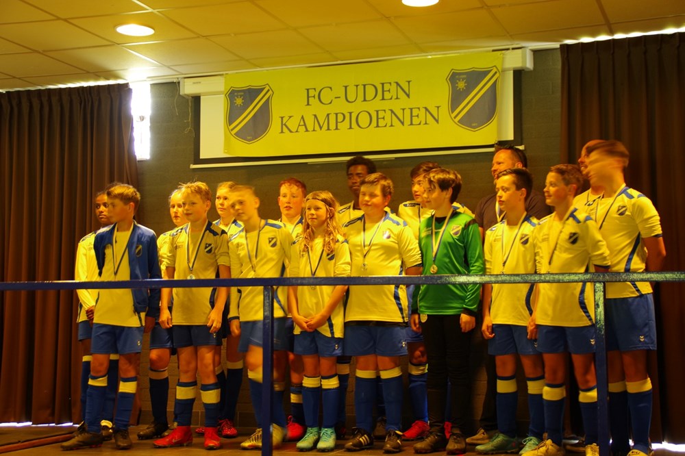 FC Uden JO 13-2 doet het: KAMPIOEN! - FC Uden