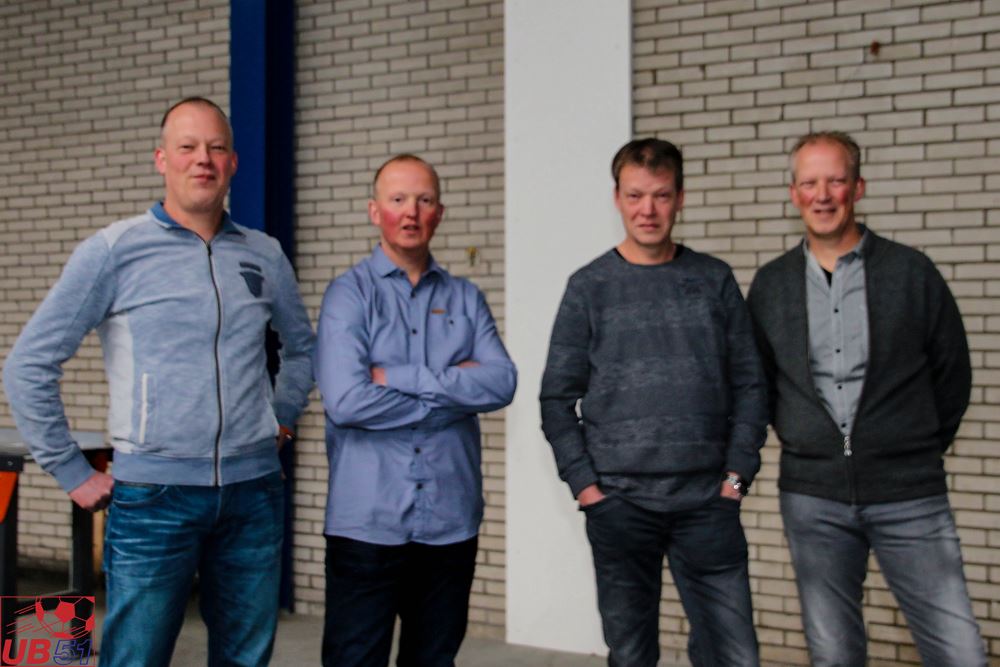 Ulftse Boys ontvangt sponsoren bij Geurts Bouwelementen - v.v. Ulftse Boys