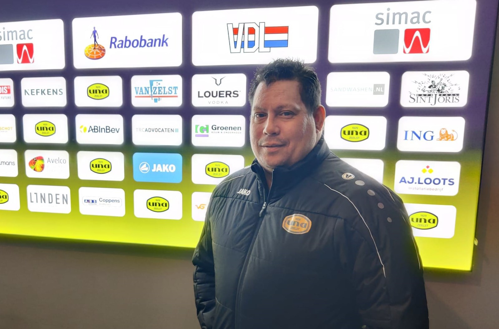 v.v UNA contracteert nieuwe hoofdtrainer voor 023 team! - UNA