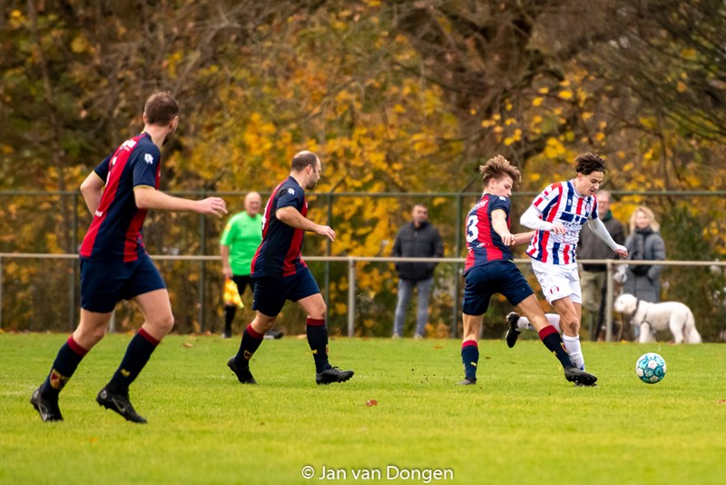 Victoria '03 - Uno Animo 0-4 (Uno Animo pakt 3 punten bij koploper ...