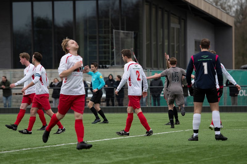 Reuzendoder Uno Animo verslaat Zwaluwe VCF dik met 1-5 - Uno Animo