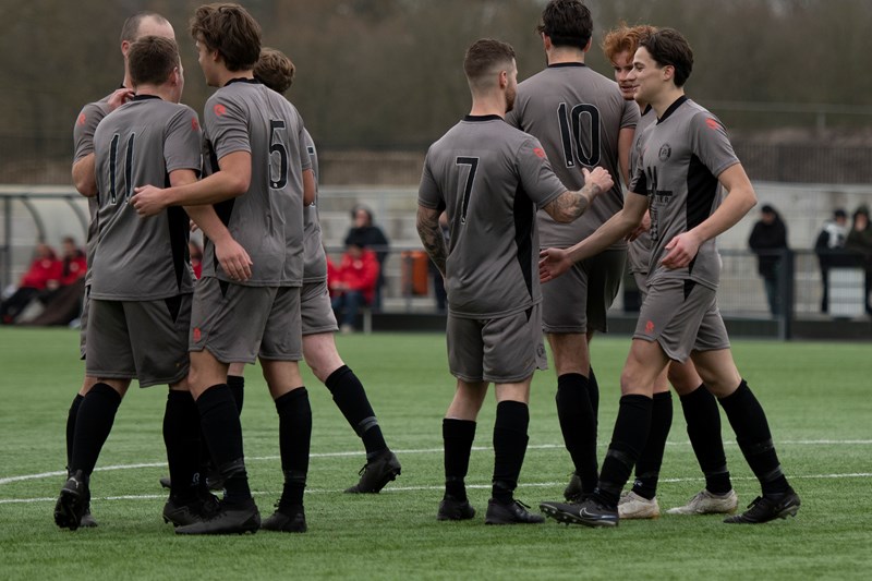 Reuzendoder Uno Animo verslaat Zwaluwe VCF dik met 1-5 - Uno Animo