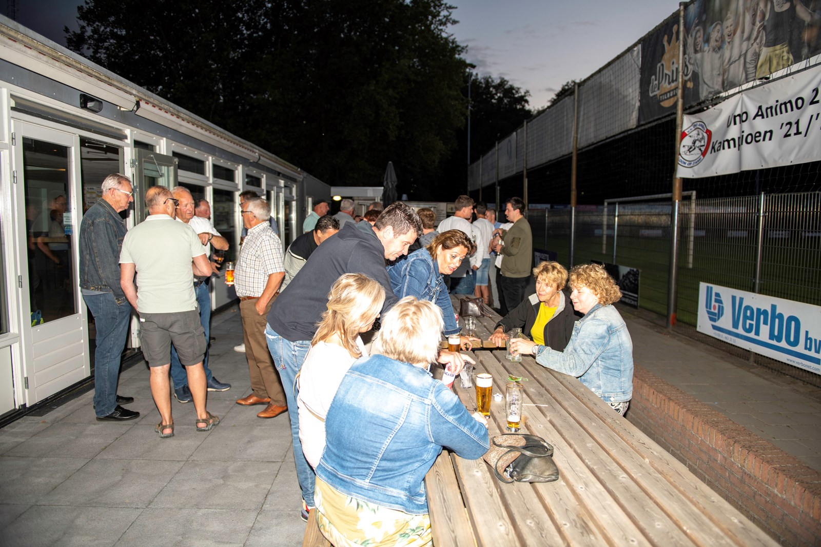 Uno Animo huldigt jubilarissen en erelid - Uno Animo