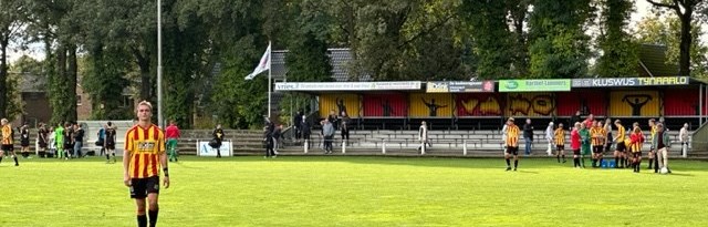 VAKO beleeft valse start in de vierde klasse - VAKO voetbal te Vries ...