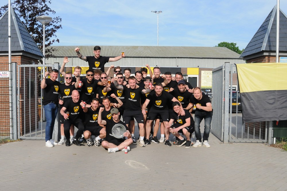 VV De Valk, elke dag een stap vooruit…. - https://www.vvdevalk.nl/