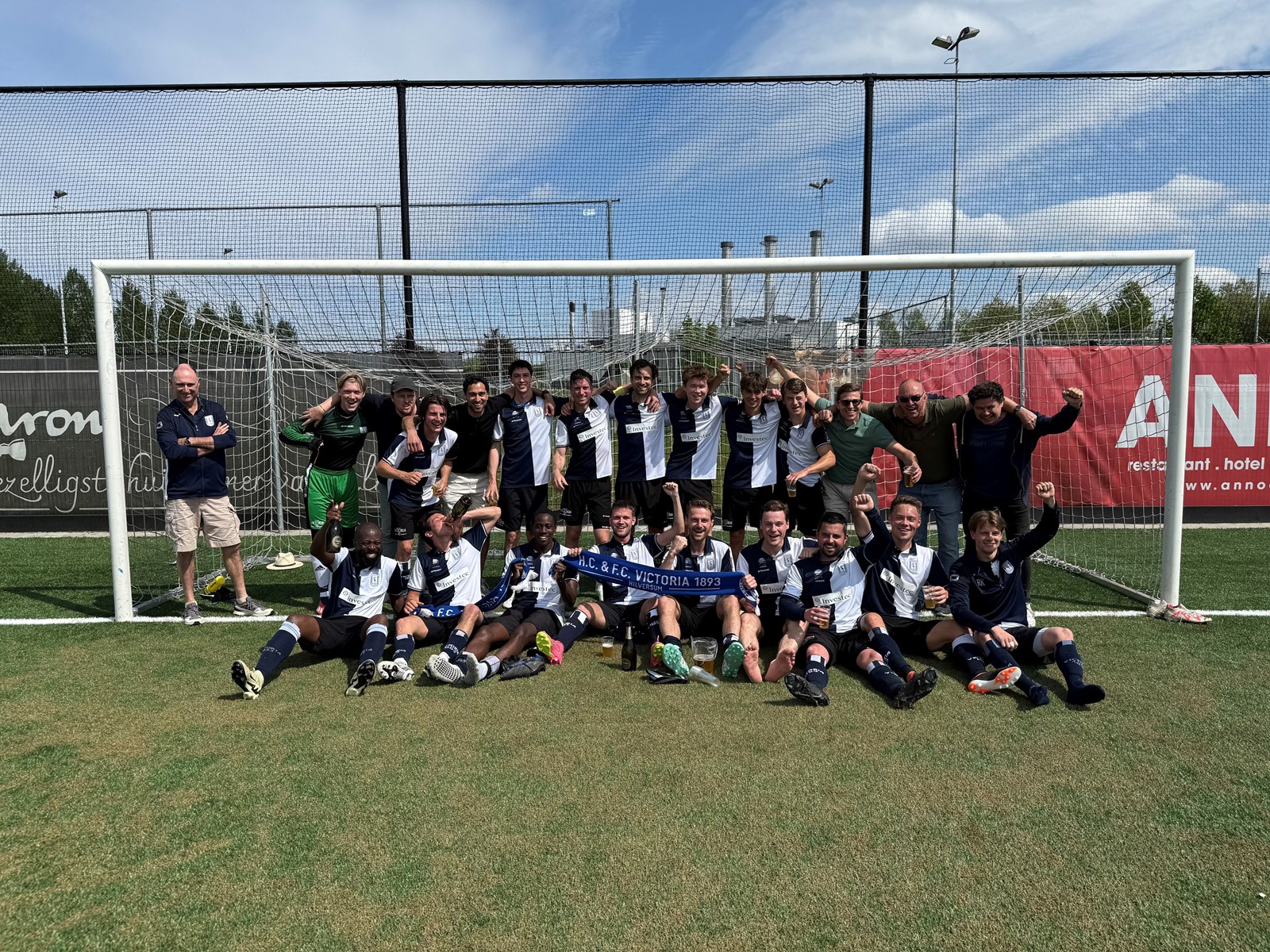 Victoria 2 is kampioen! - HC & FC Victoria