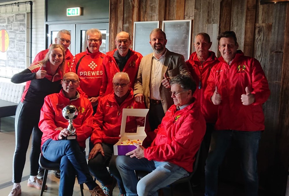 Gemeente de Wolden feliciteert Vitesse’63 Old Stars met kampioenschap ...
