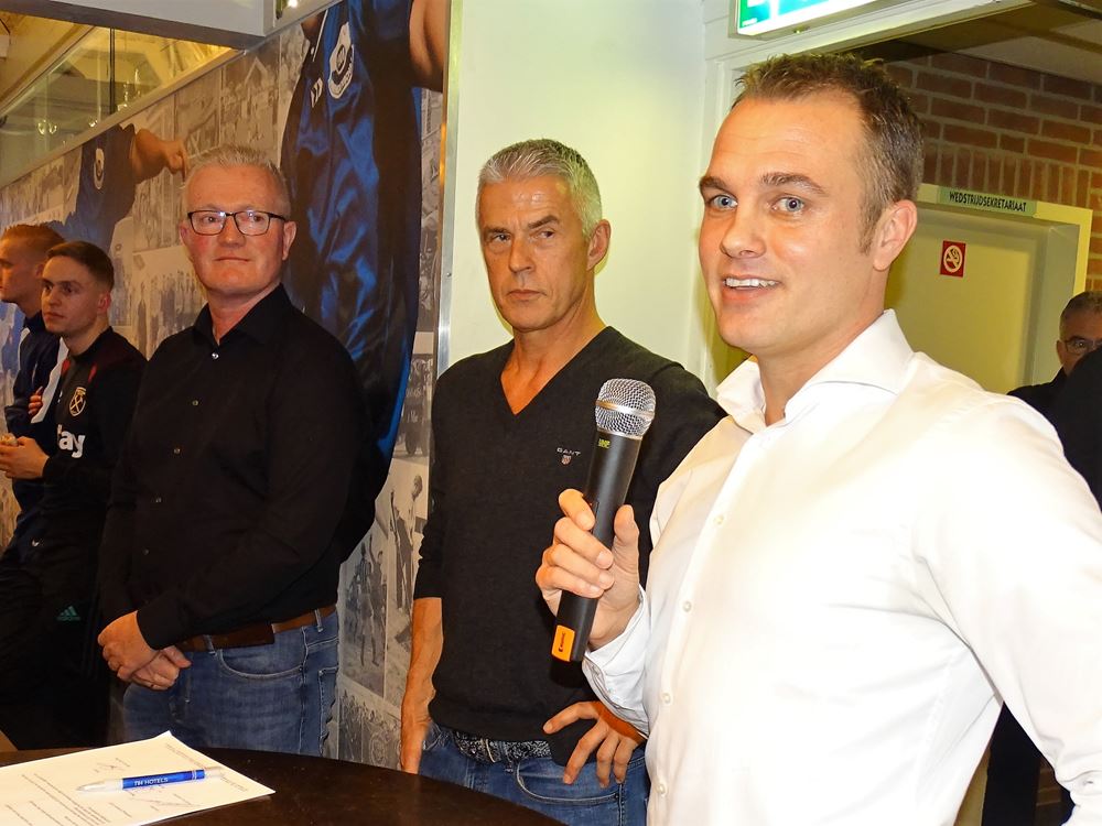 Dirk Jan in den Eng tekende overeenkomst als trainer - C.V.V ...