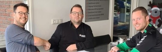 Vakgarage Van der Zweep verlengd verbintenis als hoofdsponsor - vv Warga