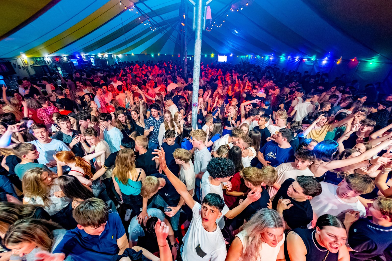 Kaartverkoop Feestweek 2025 start op 11 januari - Wilhelmina '26 - Wijk ...